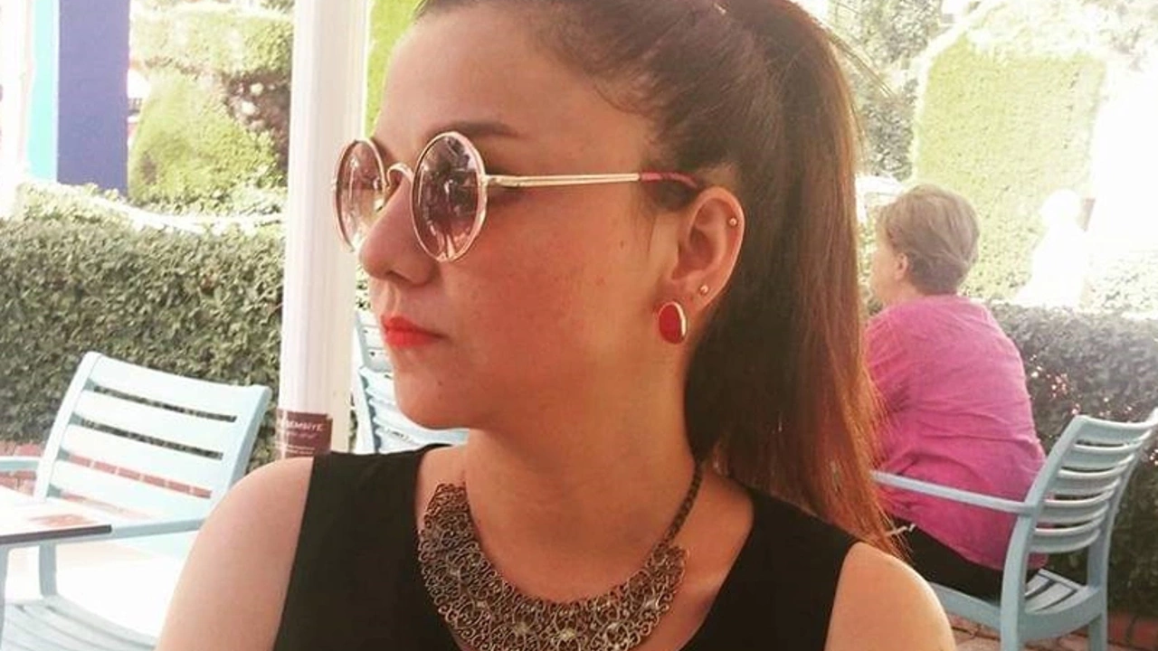 EVİNDE BAŞINDAN SİLAHLA VURULMUŞ:'İZMİRLİ KADIN AVUKAT ZELİHA AY'IN ...